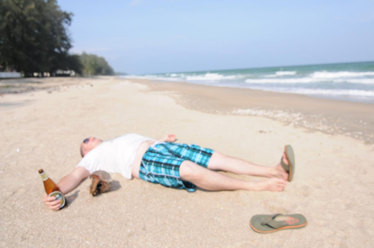 Top 7 Most Annoying Beachgoers This Summer - Aussie Gossip