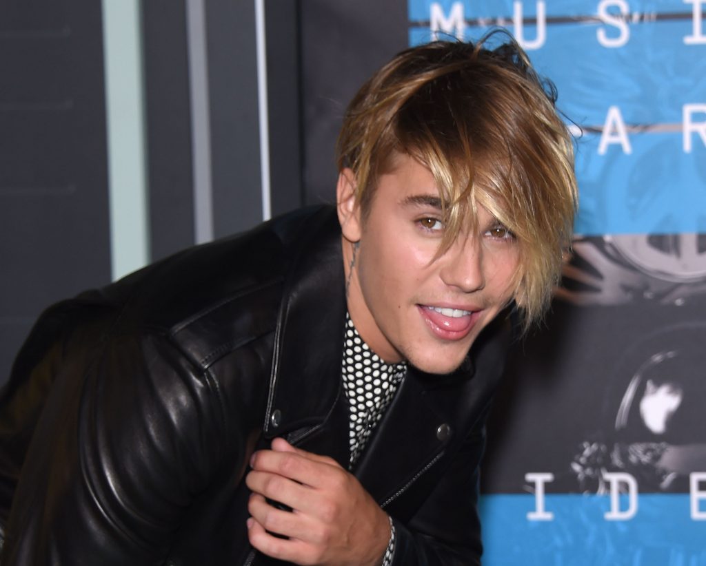Justin Bieber's worst disguise ever - Aussie Gossip